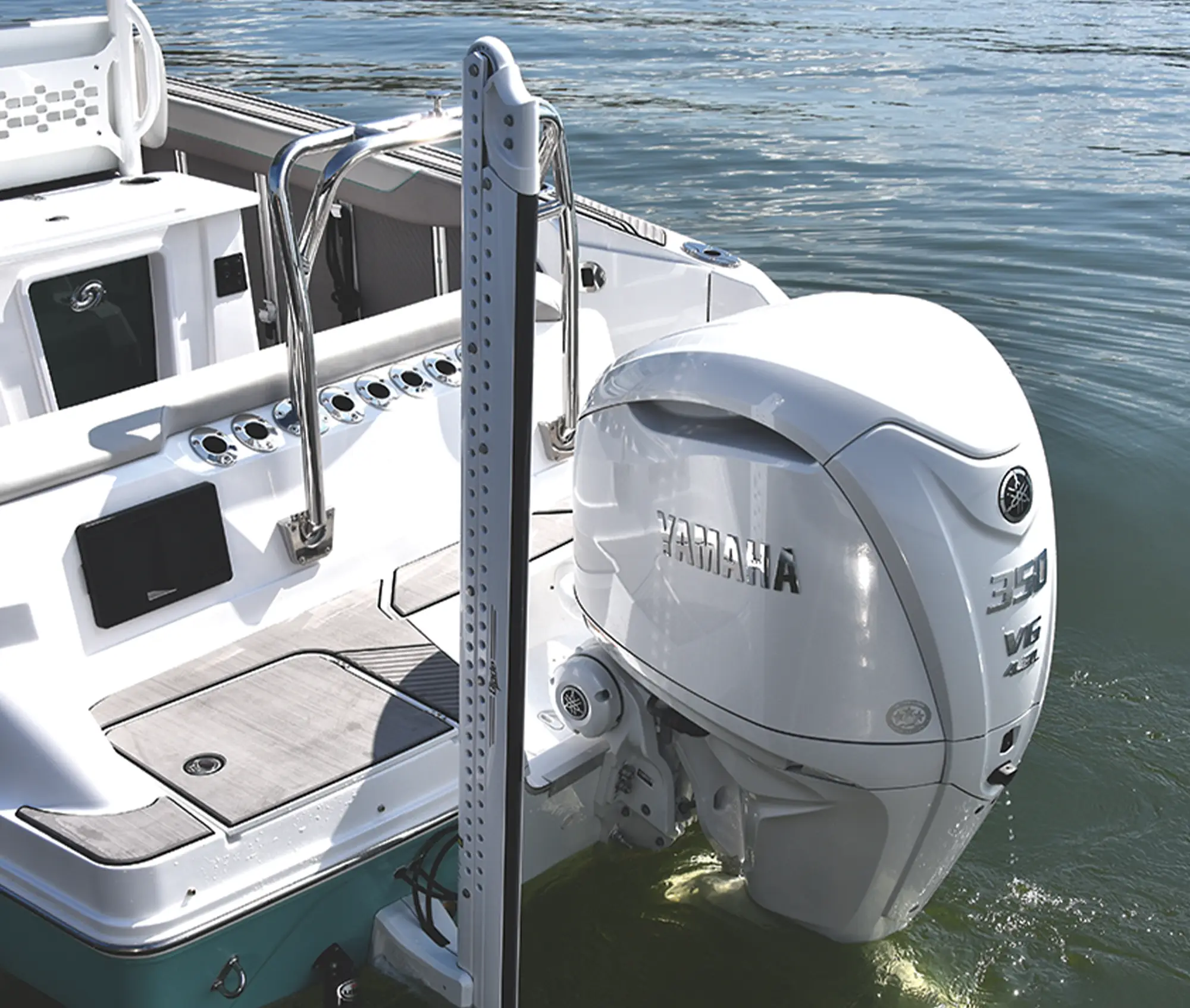 Hurricane 24 Center Console